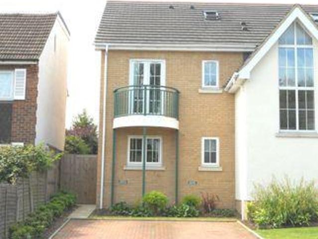 2 Bedrooms Flat for rent in Chase Green Avenue, Enfield EN2