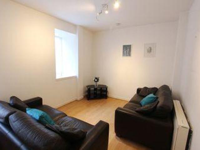 2 Bedrooms Flat for rent in Chapel Lane, Edinburgh EH6