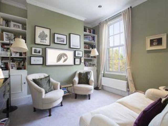 2 Bedrooms Flat for rent in Chapter Road, Kennington SE17