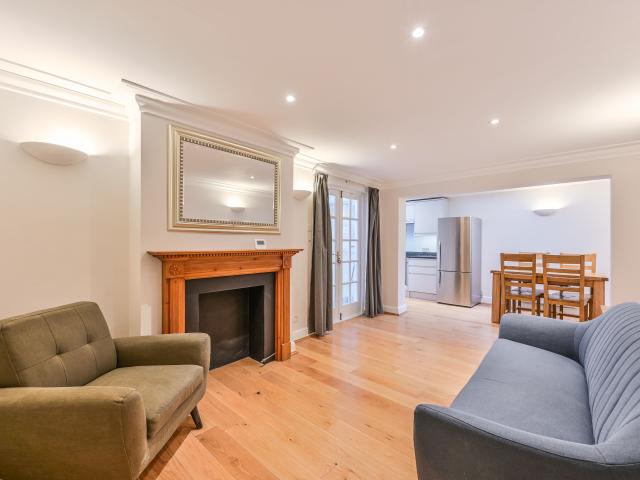 2 Bedrooms Flat for Rent in Charlwood Street | Foxtons