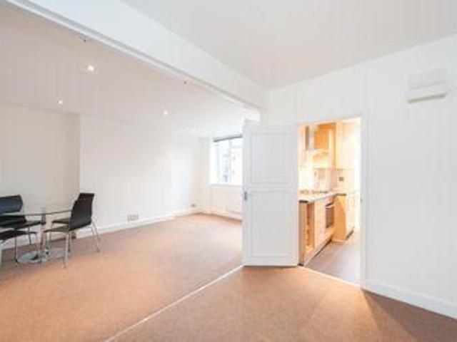 2 Bedrooms Flat for rent in Charlbert Court, Eamont Street, London NW8