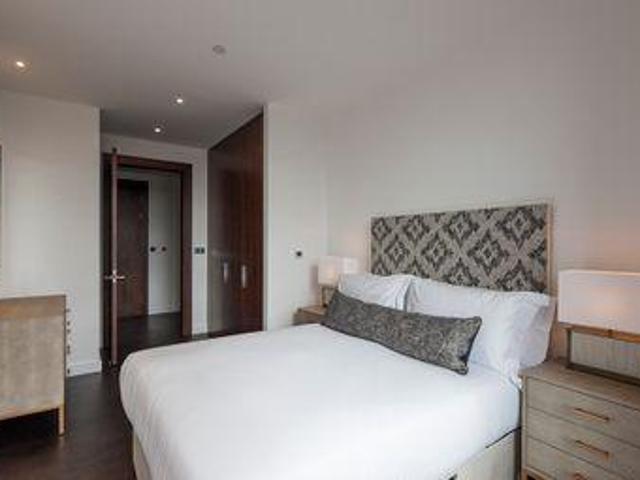 2 Bedrooms Flat for rent in Charles Clowes Walk, London SW11