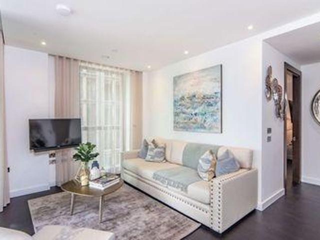 2 Bedrooms Flat for rent in Charles Clowes Walk, London SW11