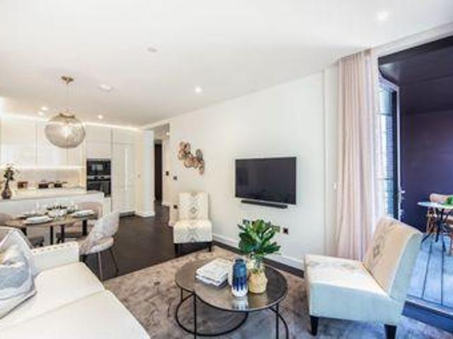 2 Bedrooms Flat for rent in Charles Clowes Walk, London SW11