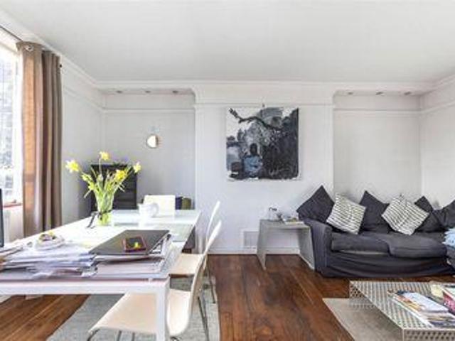 2 Bedrooms Flat for rent in Charles Rowan House, Margery Street, London WC1X