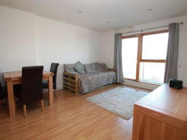 2 Bedrooms Flat for rent in Charrington Court, Atlanta Boulevard, Romford RM1