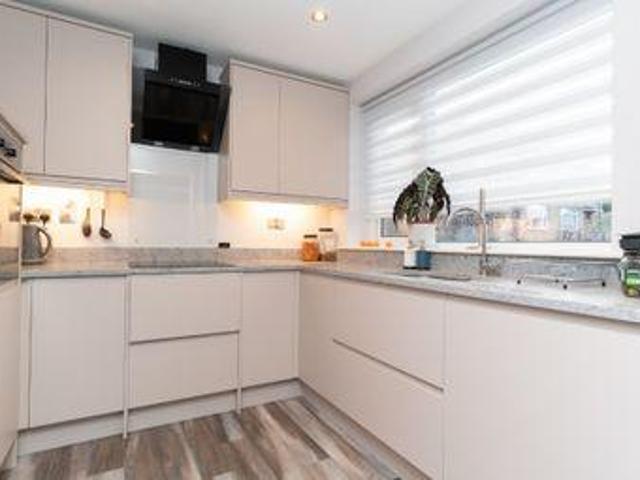 2 Bedrooms Flat for rent in Charterhall Grove, Edinburgh EH9