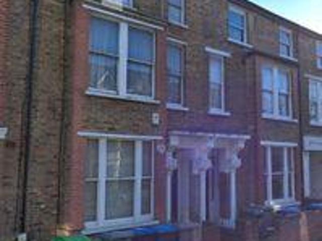 2 Bedrooms Flat for rent in Charteris Road, London NW6