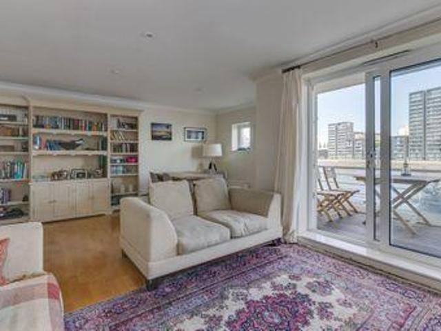 2 Bedrooms Flat for rent in Chatfield Road, London SW11