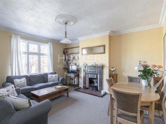 2 Bedrooms Flat for rent in Chatsworth Road, London NW2