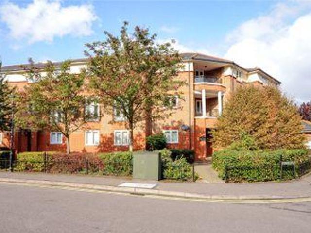 2 Bedrooms Flat for rent in Chaucer Close, Windsor, Berkshire SL4