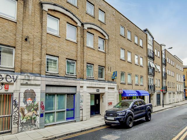 2 Bedrooms Flat for Rent in Cheshire Street | Foxtons