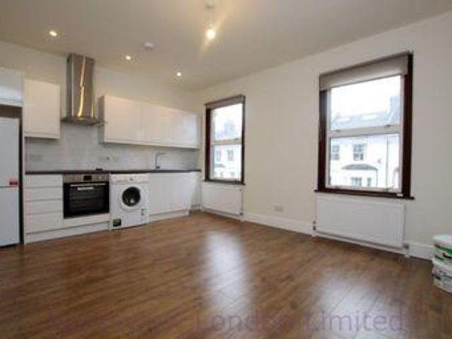 2 Bedrooms Flat for rent in Cheshire Road, Bounds Green N22