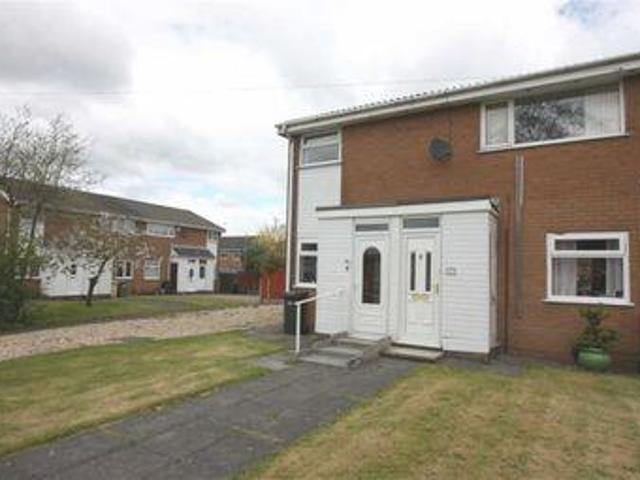 2 Bedrooms Flat for rent in Chester Avenue, Little Lever, Bolton BL3