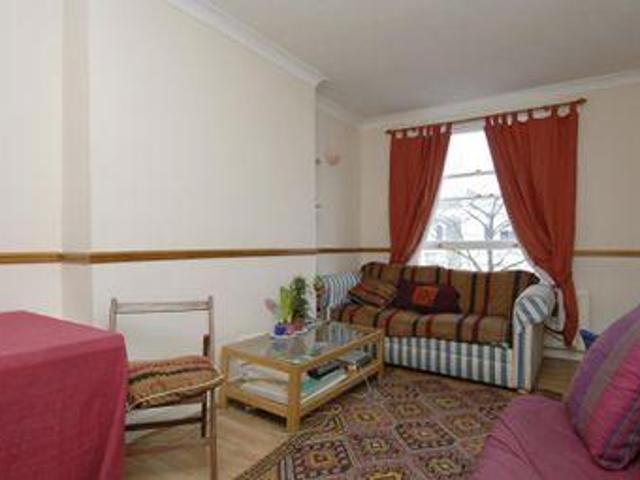 2 Bedrooms Flat for rent in Chesterton Road, London W10