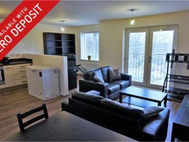 2 Bedrooms Flat for rent in Chestnut Lane, Leeds LS14