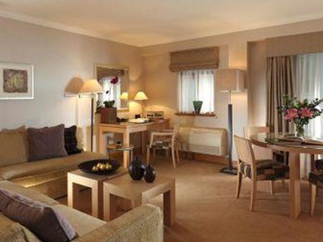 2 Bedrooms Flat for rent in Cheval Place Knightsbridge, Brompton Road, Knightsbridge, London SW7