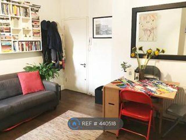 2 Bedrooms Flat for rent in Chichele Mansions, London NW2