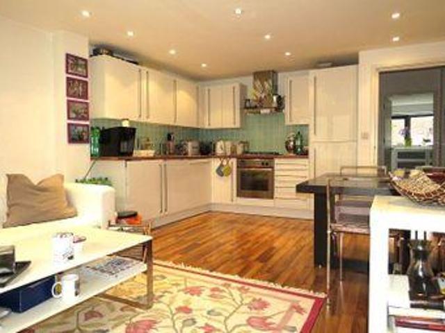 2 Bedrooms Flat for rent in Chicksand Street, Spitalfields E1