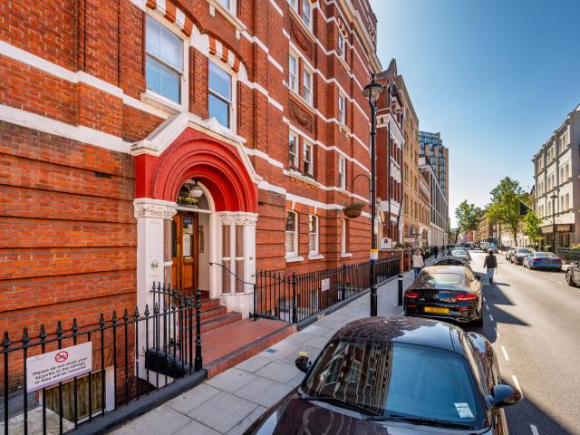 2 Bedrooms Flat for Rent in Chiltern Street | Foxtons