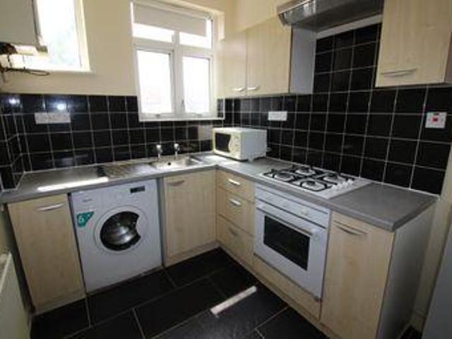 2 Bedrooms Flat for rent in Chingford Mount Road, London E4