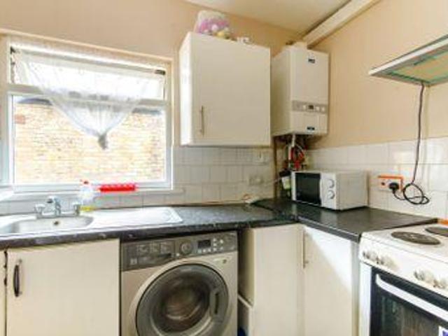2 Bedrooms Flat for rent in Chingford Road, Walthamstow E17