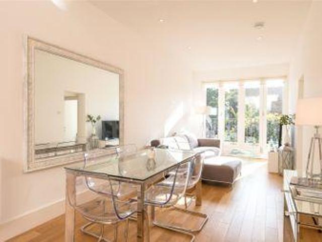 2 Bedrooms Flat for rent in Chiswick High Road, Chiswick, London W4