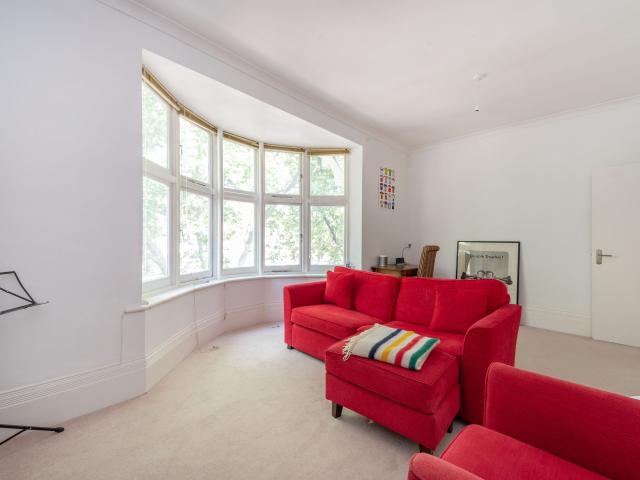 2 Bedrooms Flat for Rent in Chiswick High Road | Foxtons