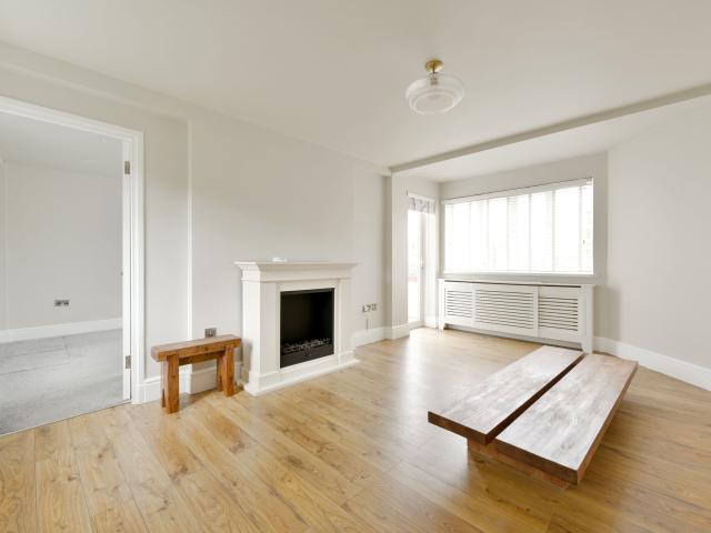2 Bedrooms Flat for Rent in Chiswick Village, London | Foxtons