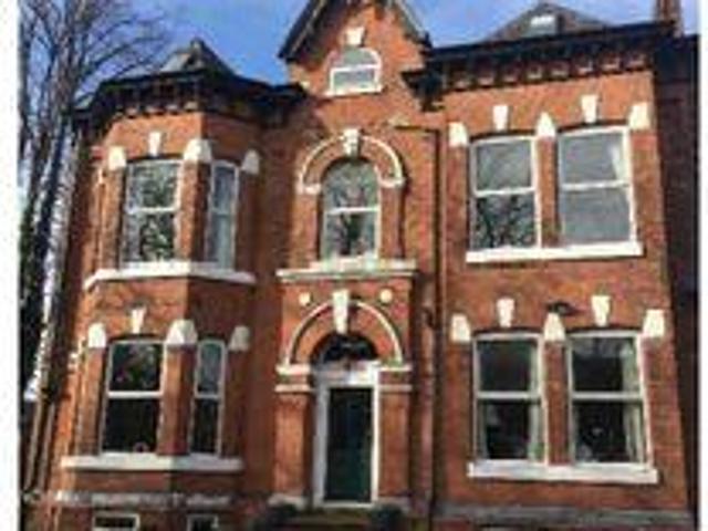 2 Bedrooms Flat for rent in Chorlton, Manchester M21
