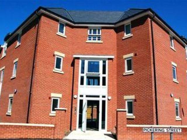 2 Bedrooms Flat for rent in Chorlton Road, Manchester M15