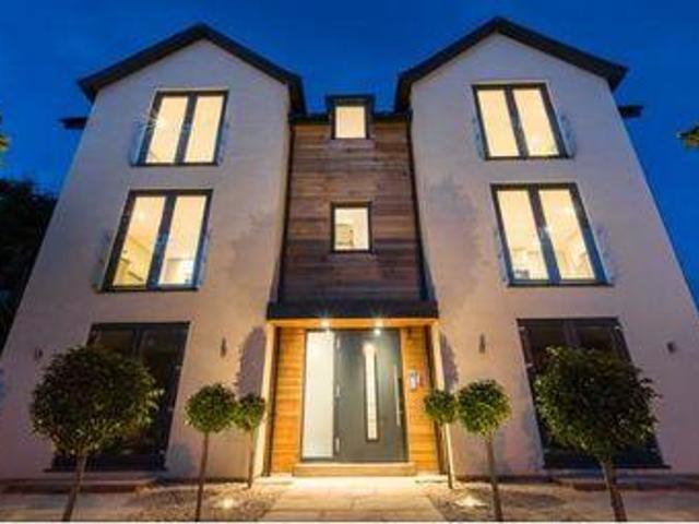 2 Bedrooms Flat for rent in Christ Church Road, Malvern WR14
