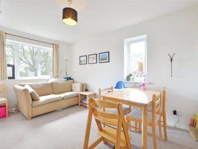 2 Bedrooms Flat for rent in Christchurch Avenue, Brondesbury NW6