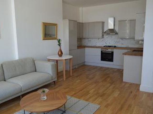 2 Bedrooms Flat for rent in Christchurch Road, London SW2