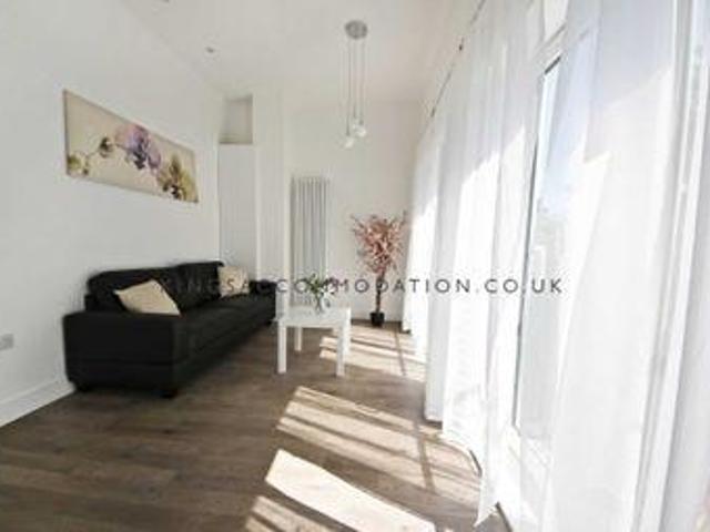 2 Bedrooms Flat for rent in Christchurch Road, London SW2