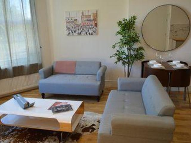 2 Bedrooms Flat for rent in Christchurch Road, London SW2