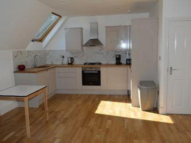 2 Bedrooms Flat for rent in Christchurch Road, London SW2