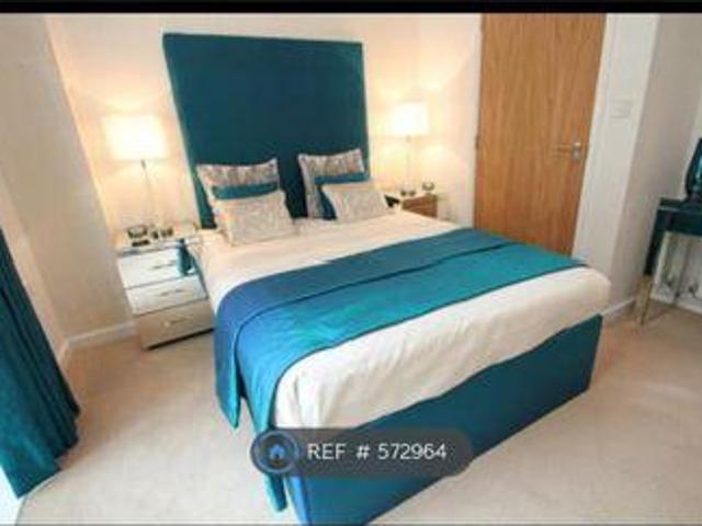2 Bedrooms Flat for rent in Chris Pullen Way, London N7