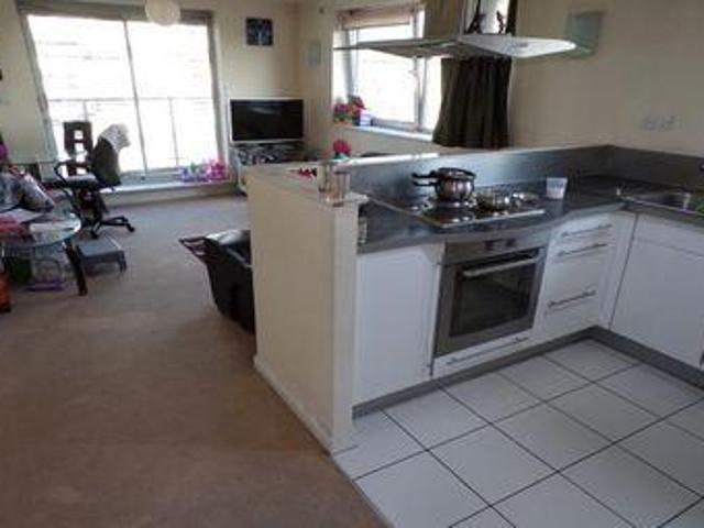 2 Bedrooms Flat for rent in City View, Ilford IG1