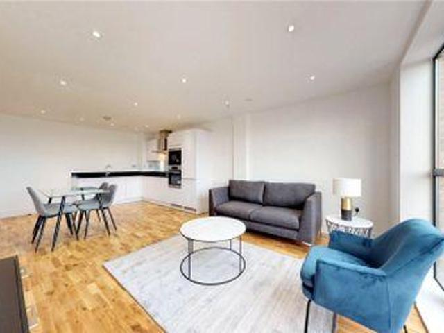 2 Bedrooms Flat for rent in City View Point, London E14