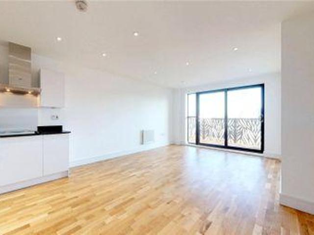 2 Bedrooms Flat for rent in City View Point, London E14