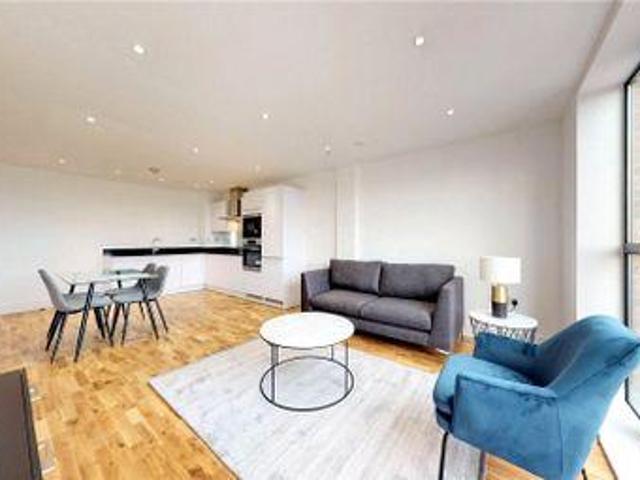 2 Bedrooms Flat for rent in City View Point, London E14
