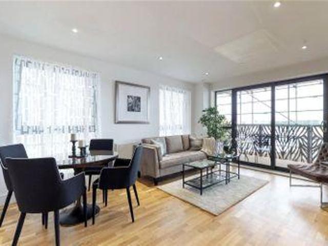 2 Bedrooms Flat for rent in City View Point, Poplar E14