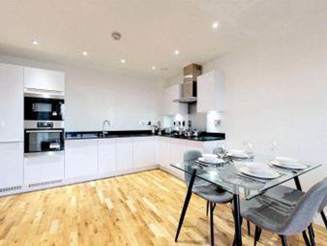 2 Bedrooms Flat for rent in City View Point, Poplar E14