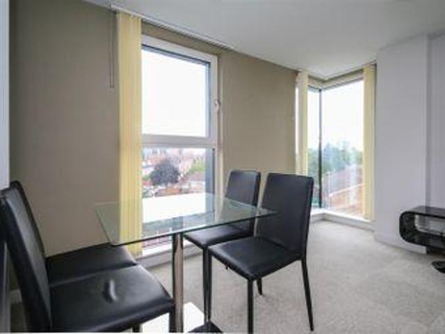 2 Bedrooms Flat for rent in City Court Trading Estate, Poland Street, Manchester M4