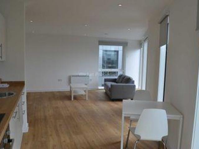 2 Bedrooms Flat for rent in City Court Trading Estate, Poland Street, Manchester M4