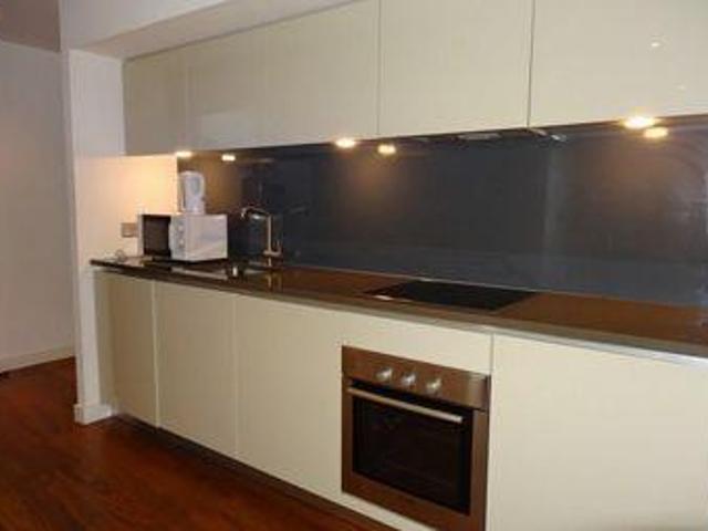 2 Bedrooms Flat for rent in City Lofts St Pauls, Sheffield S1