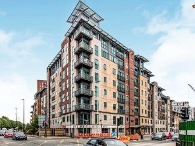2 Bedrooms Flat for rent in City Point, Chapel Street, Salford M3