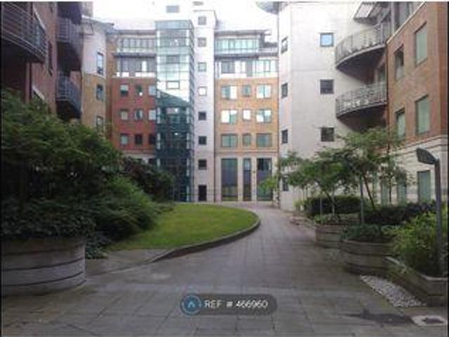 2 Bedrooms Flat for rent in City Road East, Manchester M15