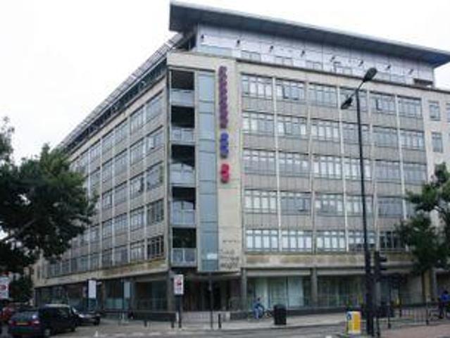 2 Bedrooms Flat for rent in City Road, Islington EC1V